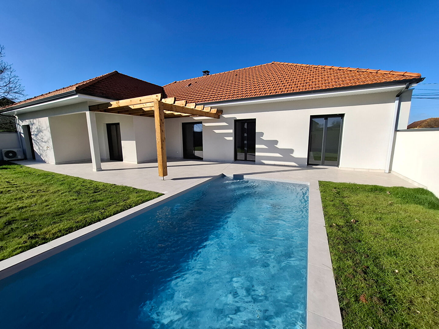 Maison contemporaine de plain-pied Mazerolles 6 pièces 130 m² - MAZEROLLES